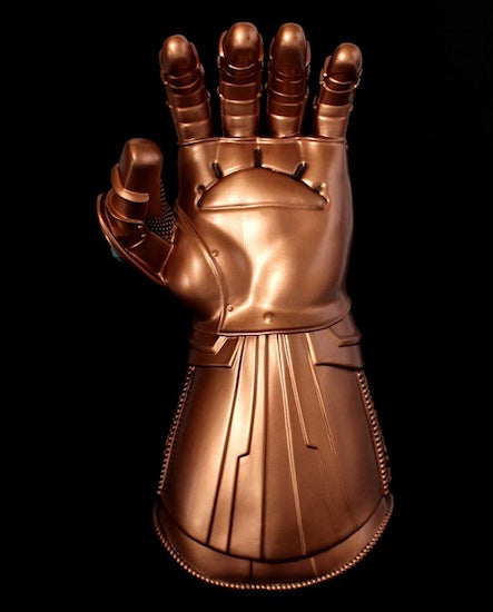 Deluxe Avengers: Endgame Thanos Infinity Gauntlet Light Up Halloween C ...